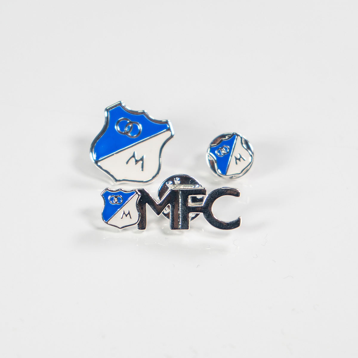 Set Pines X3 Escudo MFC – Tienda Oficial Millonarios FC
